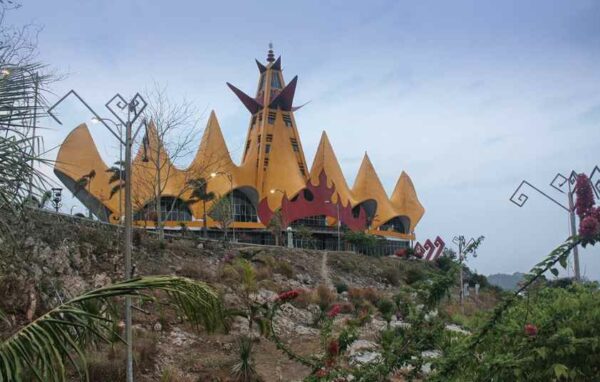 √ Wisata Menara Siger Lampung (Sejarah, Tiket Masuk & Fasilitas) √ Wisata Menara Siger Lampung (Sejarah, Tiket Masuk & Fasilitas)
